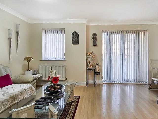 2 Bed Flat, Imperial Drive, HA2