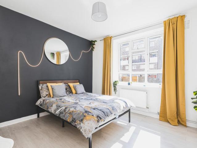 2 bed flat in Old Street, Bills Incl