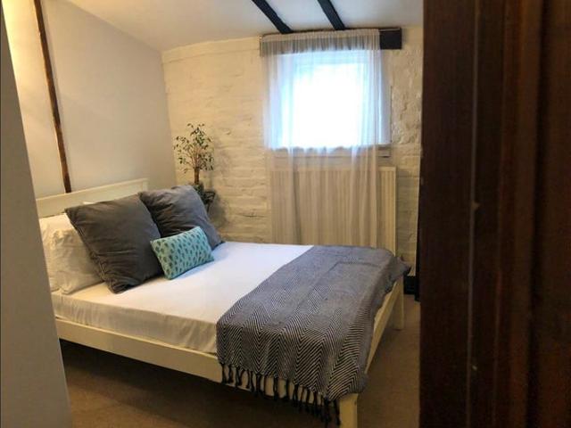 2 bed flat in Angel