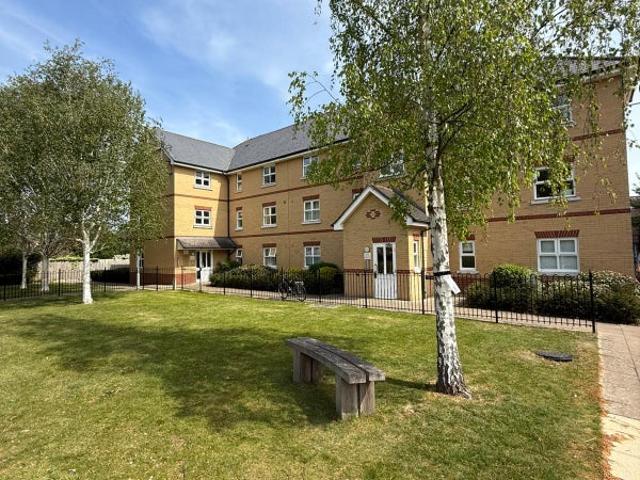 2 BED FLAT IN CB1