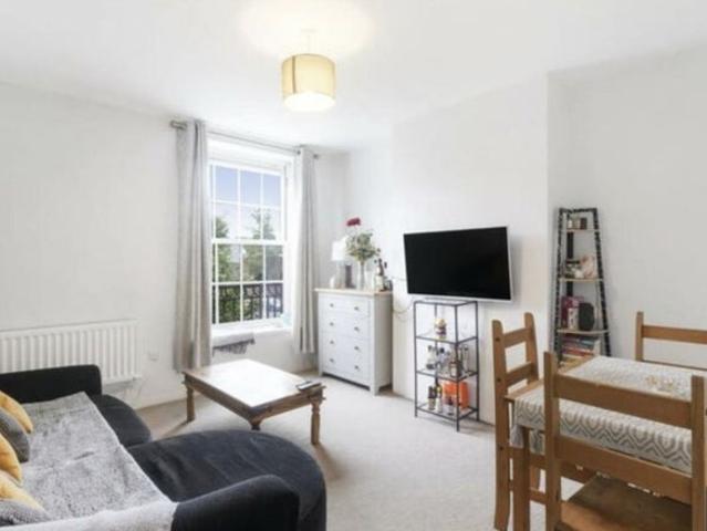 2 Bed Flat in Clapham/Stockwell Zone 2