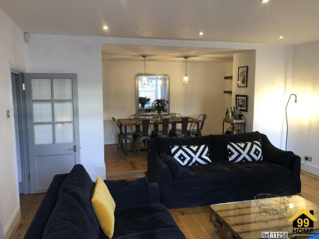 2 bed Flat in Garden Flat, Green Park, Bath, BA1 1HZ