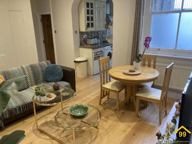 2 bed Flat in Grove Place London, London, NW3 1JP