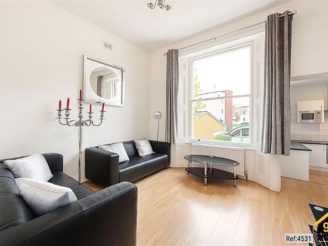 2 bed Flat in Ladbroke Cr, Notting Hill, W11 1PS