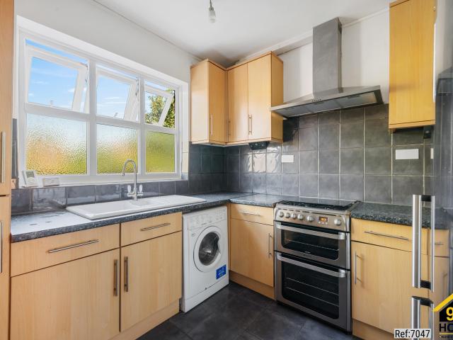 2 bed Flat in Sydenham Road, London, SE26 5EZ