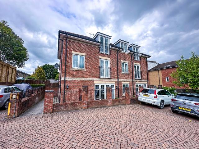 2 bed flat in southampton