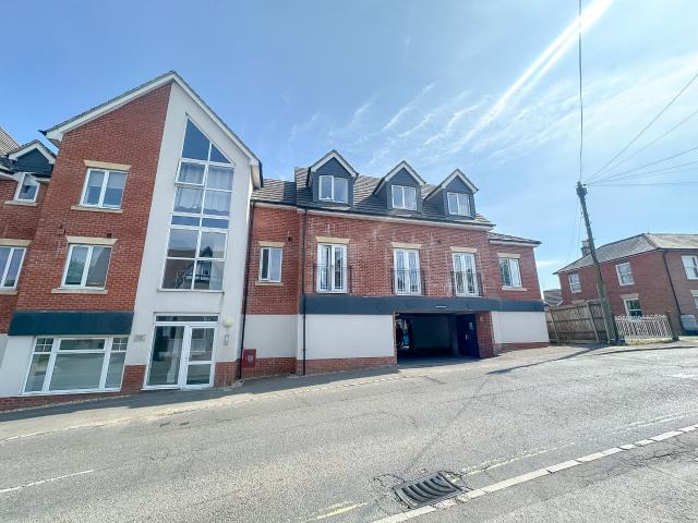 2 bed flat in southampton