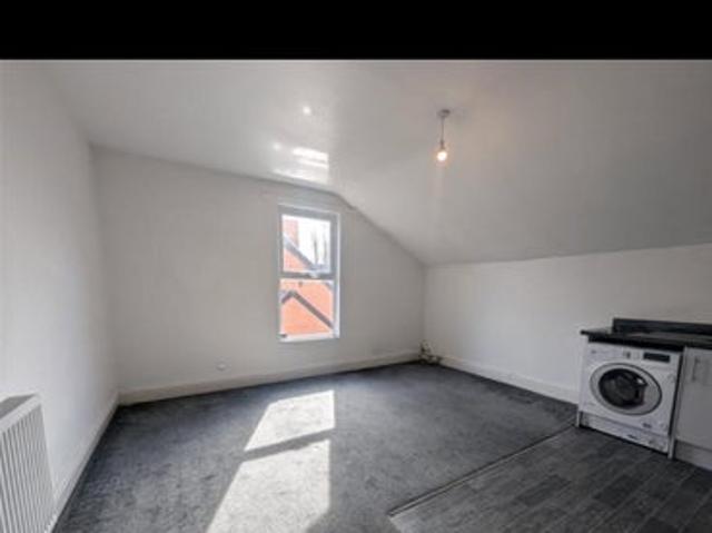 2 bed flat in west didsbury