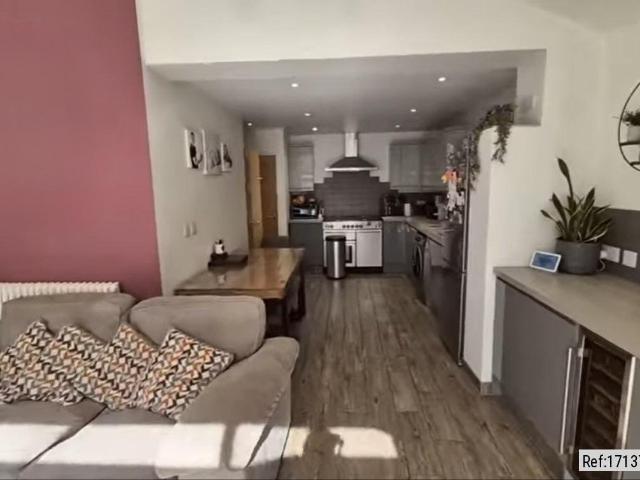 2 bed Flat in 21 Glenrosa Street, London, SW6 2QY