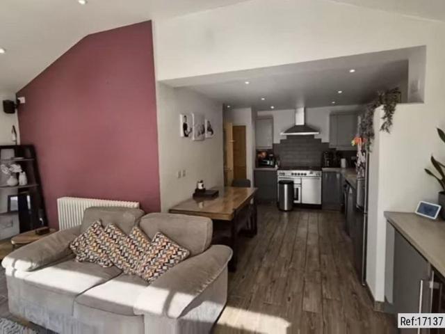 2 bed Flat in 21 Glenrosa Street, London, SW6 2QY