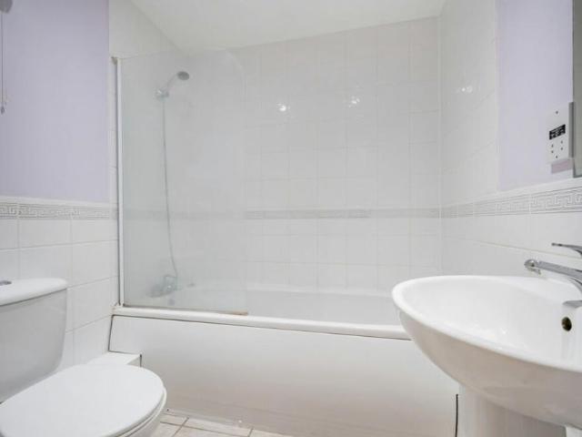 2 Bed Flat, Jubilee Square, RG1