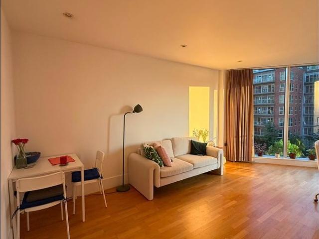 2 Bed Flat, Juniper Drive, SW18