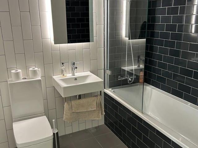 2 Bed Flat, John Cabot House, E16