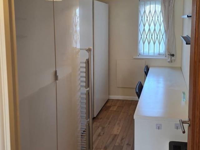 2 Bed Flat, John Silkin Lane, SE8