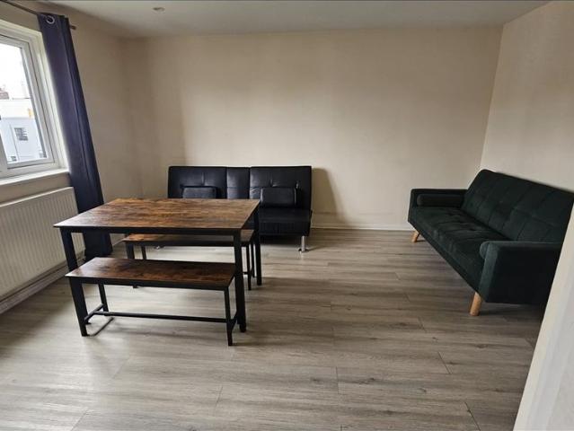 2 Bed Flat, John Silkin Lane, SE8