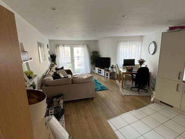 2 Bed Flat, John Thornycroft Road, SO19