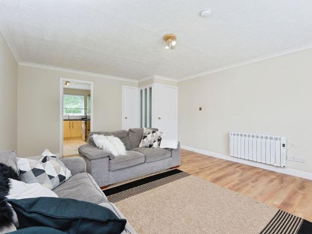 2 Bed Flat, Kelvinside Drive, G20