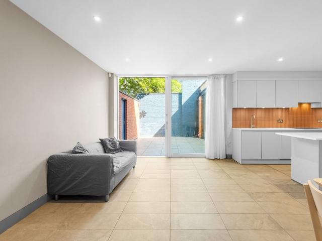 2 Bed Flat, Kember Street, N1