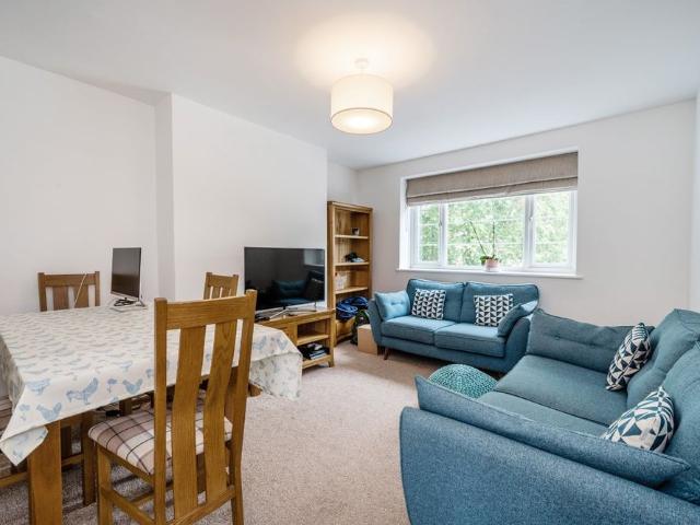 2 Bed Flat, Kenneth Court, SE11