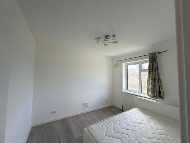 2 Bed Flat, Kenton, HA3