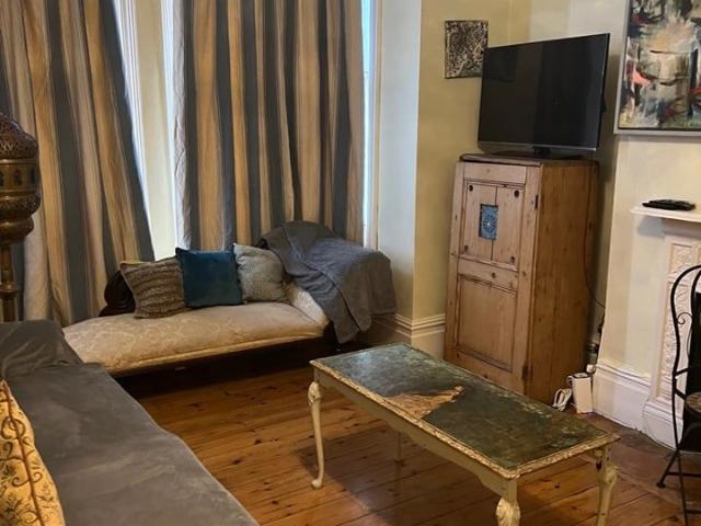 2 Bed Flat, Kenwyn Road, SW4