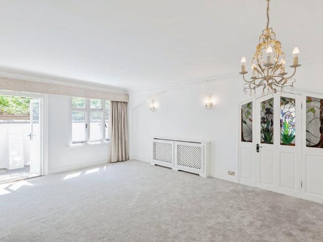 2 Bed Flat, Kidderpore Gardens, NW3