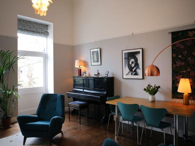 2 Bed Flat, King Edward's Road, E9