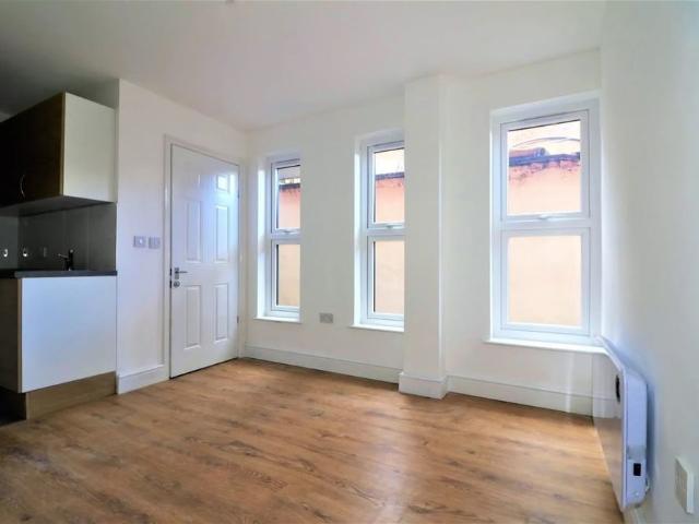 2 Bed Flat, King Street, LU1