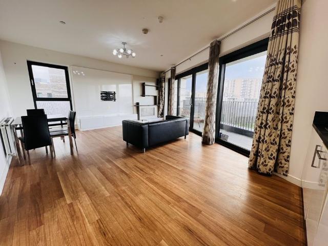 2 Bed Flat, Kingfisher Heights, E16
