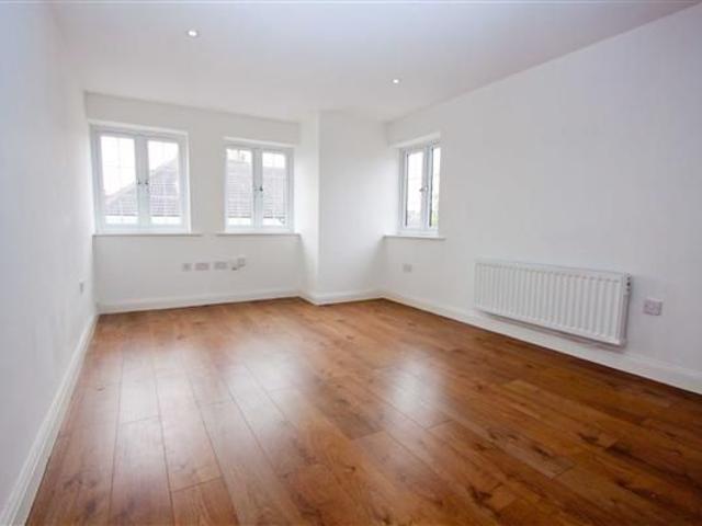 2 Bed Flat, Knighton Lane, LE2