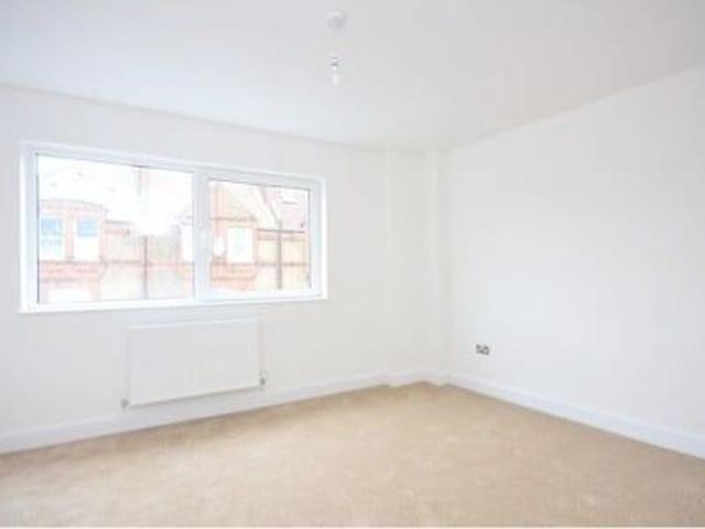 2 Bed Flat, Knights Hill, SE27