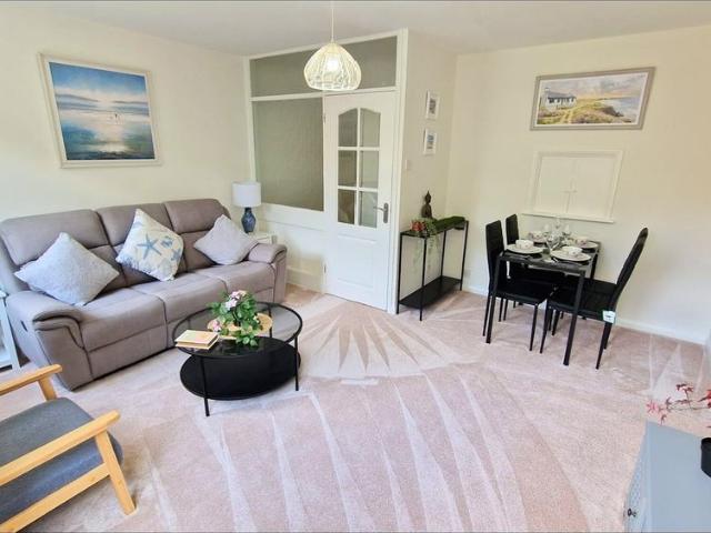 2 Bed Flat, Luxury Furnished, LE2