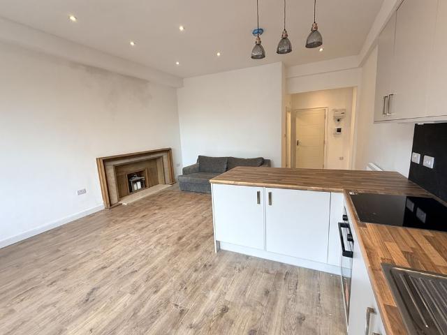 2 Bed Flat, Lydgate Lane, S10