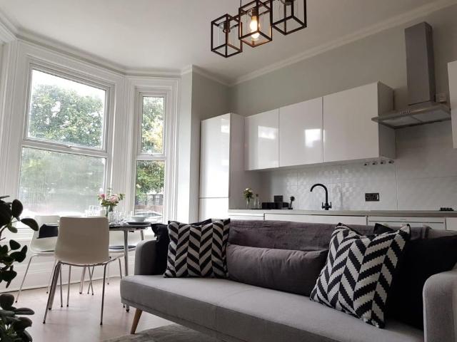 2 Bed Flat, Lymington Road, NW6