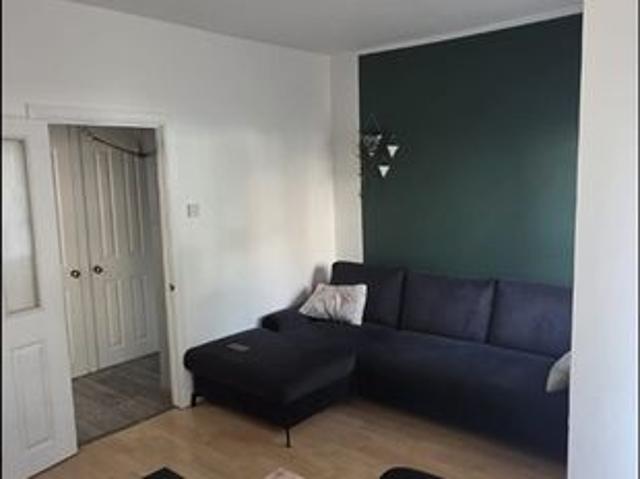 2 Bed Flat, Laburnum House, SE4