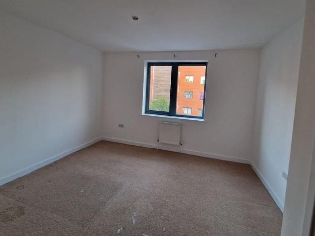 2 Bed Flat, Lanesborough Way, SW17