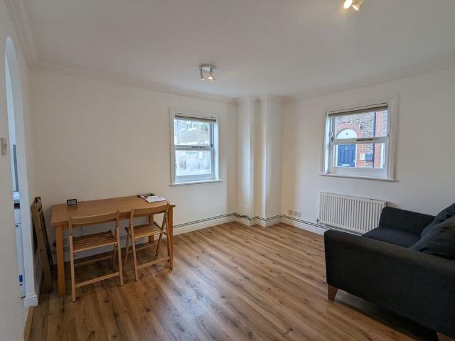 2 Bed Flat, Langton Road, SW9