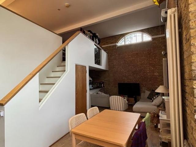 2 Bed Flat, Lansdowne Drive, E8