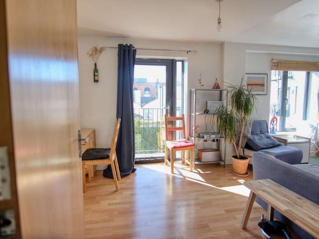 2 Bed Flat, Lawford Mews, BS2