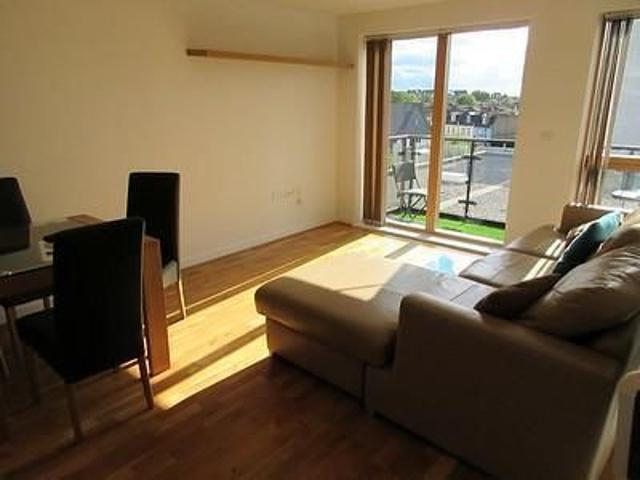 2 Bed Flat, Lawrie House, SW19