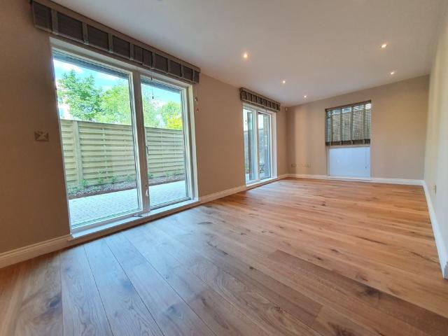 2 Bed Flat, Layla Court, N19
