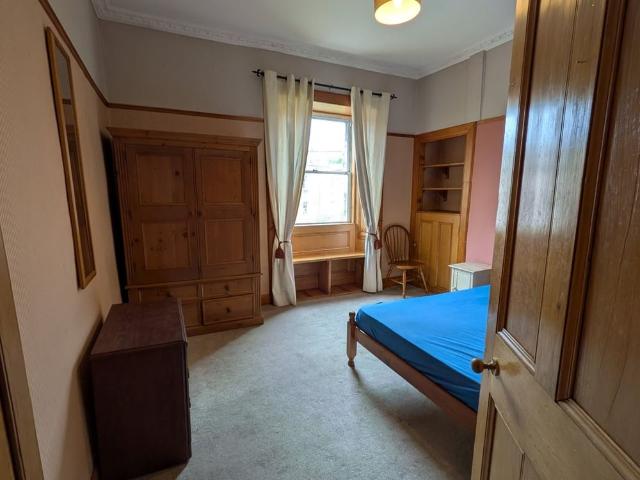 2 Bed Flat, Leslie Place, EH4