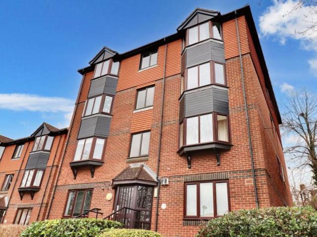 2 bed flat let