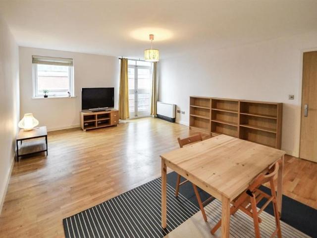 2 Bed Flat, Lexington Place, NG1