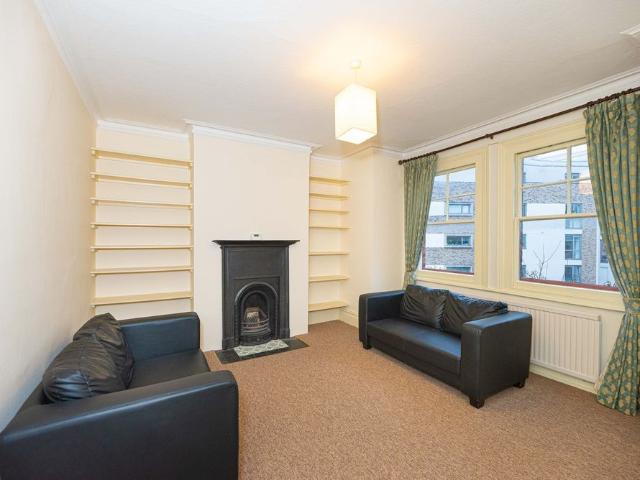 2 Bed Flat, Liberty Street, SW9