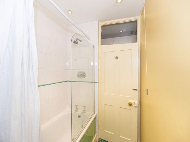2 Bed Flat, Liberty Street, SW9