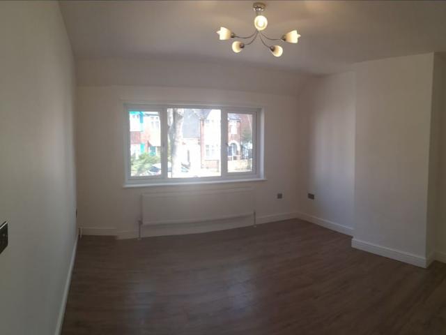 2 Bed Flat, Lime Tree Avenue, NG8