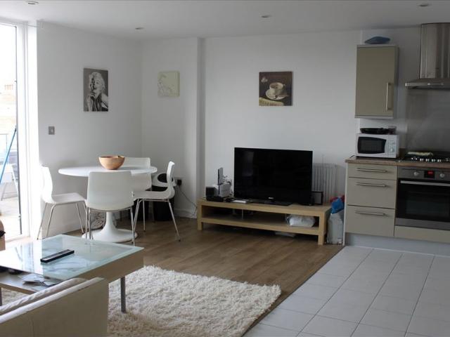 2 Bed Flat, Lime View Apartments, E14