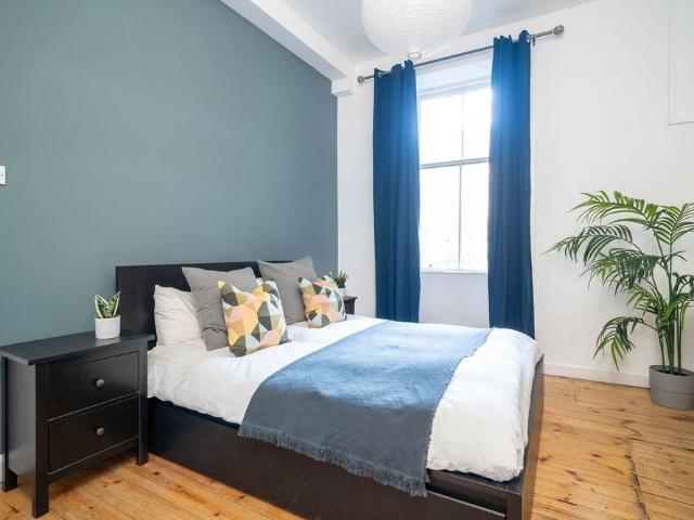 2 Bed Flat, Links Place, EH6