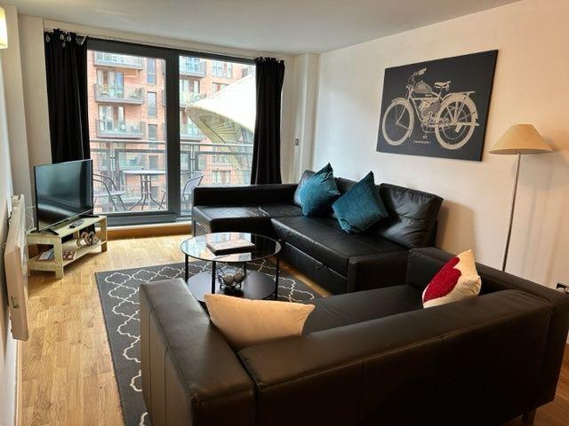 2 Bed Flat, Little Neville Street, LS1